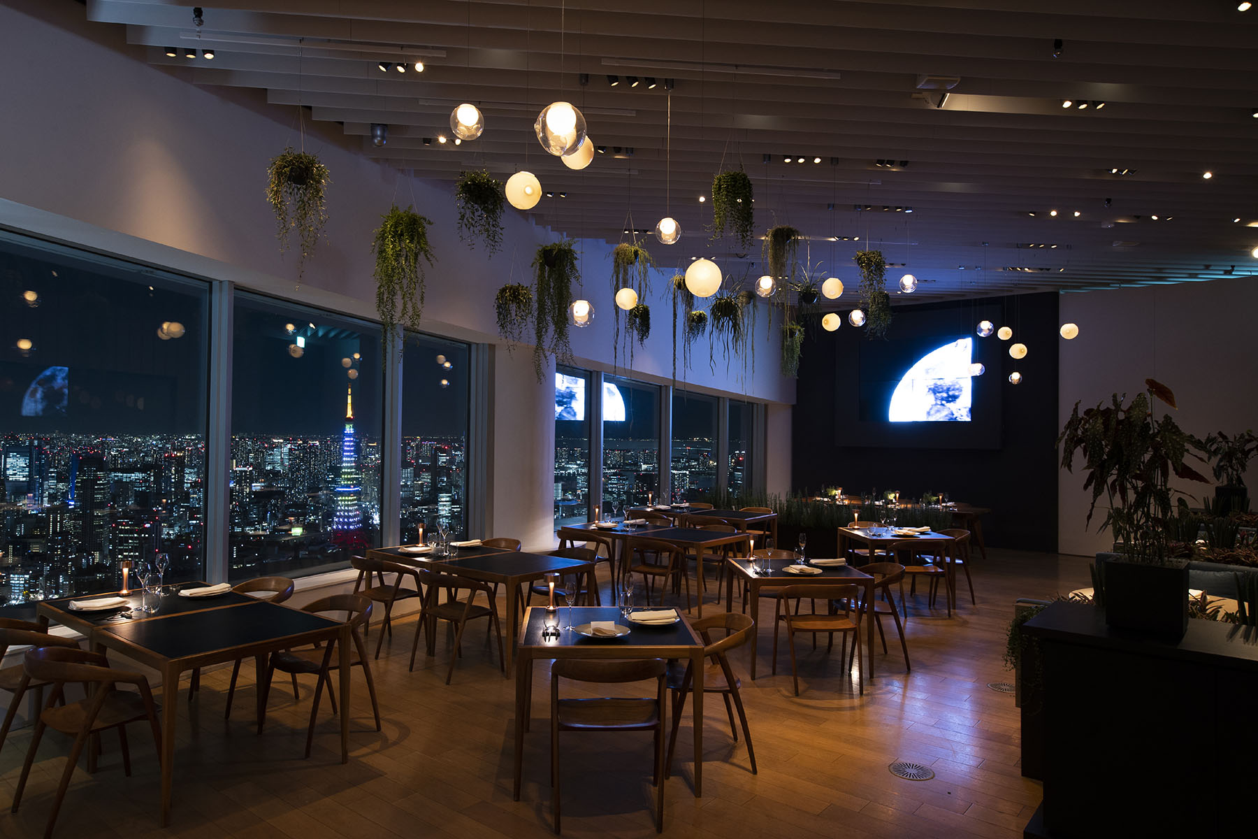 THE MOON Restaurant - PORTA Co.,ltd